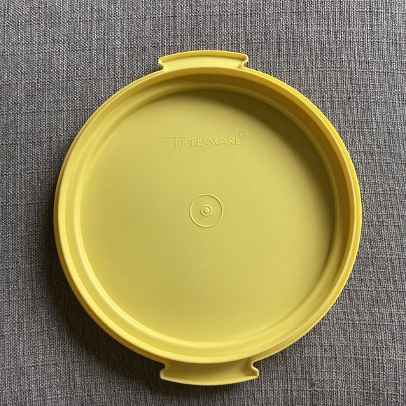 Tupperware | Kitchen | Vintage Tupperware 6488 Cake Carrier Base ...